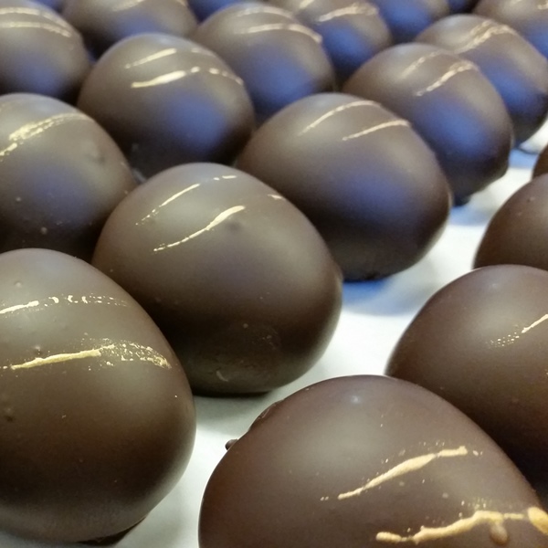 Påskeæg 6 stk indpakket til firmagave | Bryllupskager fra Kageriget i ...